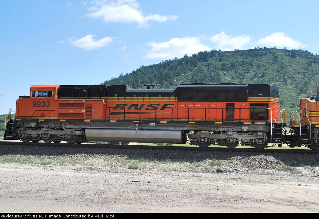 BNSF 9233 Coal Train Helper
